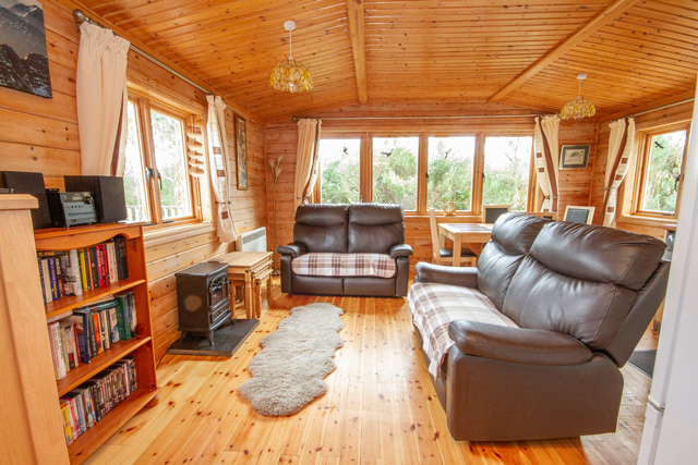 Red Kite Log Cabin near Inverness